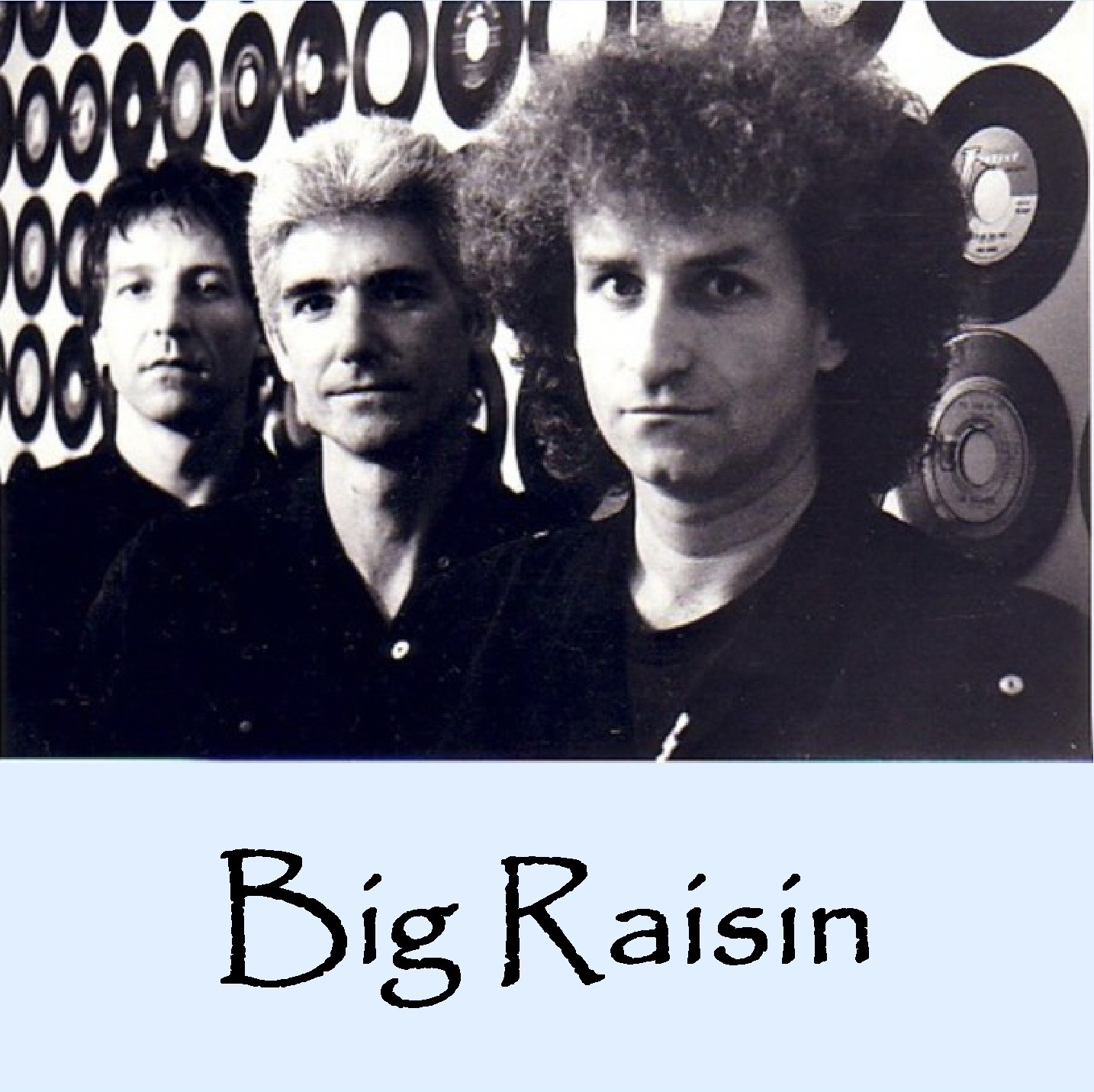 Peter Thorne – Singer, songwriter, bass player